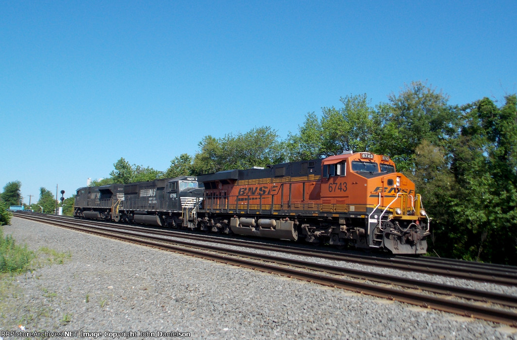 BNSF 6743
